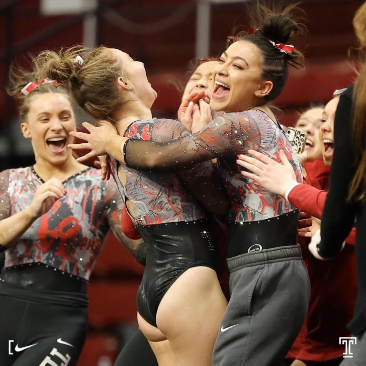 Temple hugs - Hottest Female Athletes