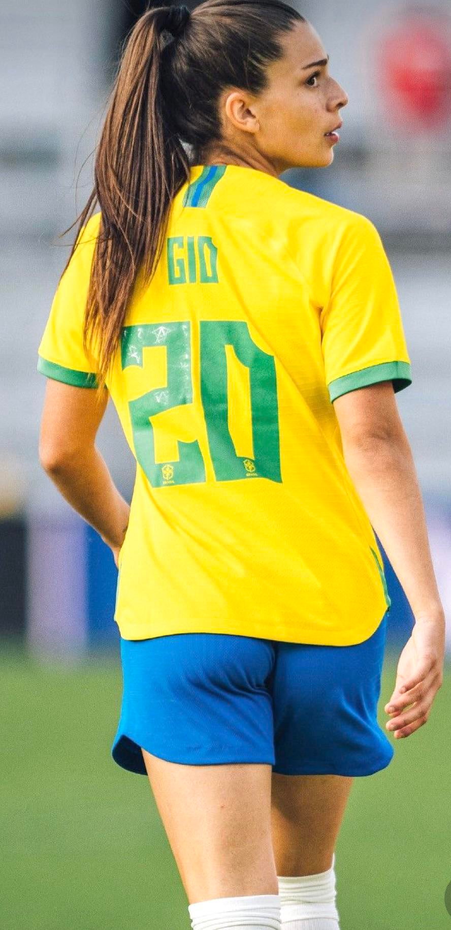 Giovana “Gio” Queiroz - Brazilian soccer player - Hottest Female Athletes