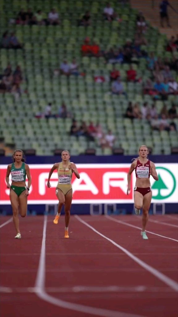 Hottest Female Athletes - The sexy, gorgeous, sultry hot ladies of sports!