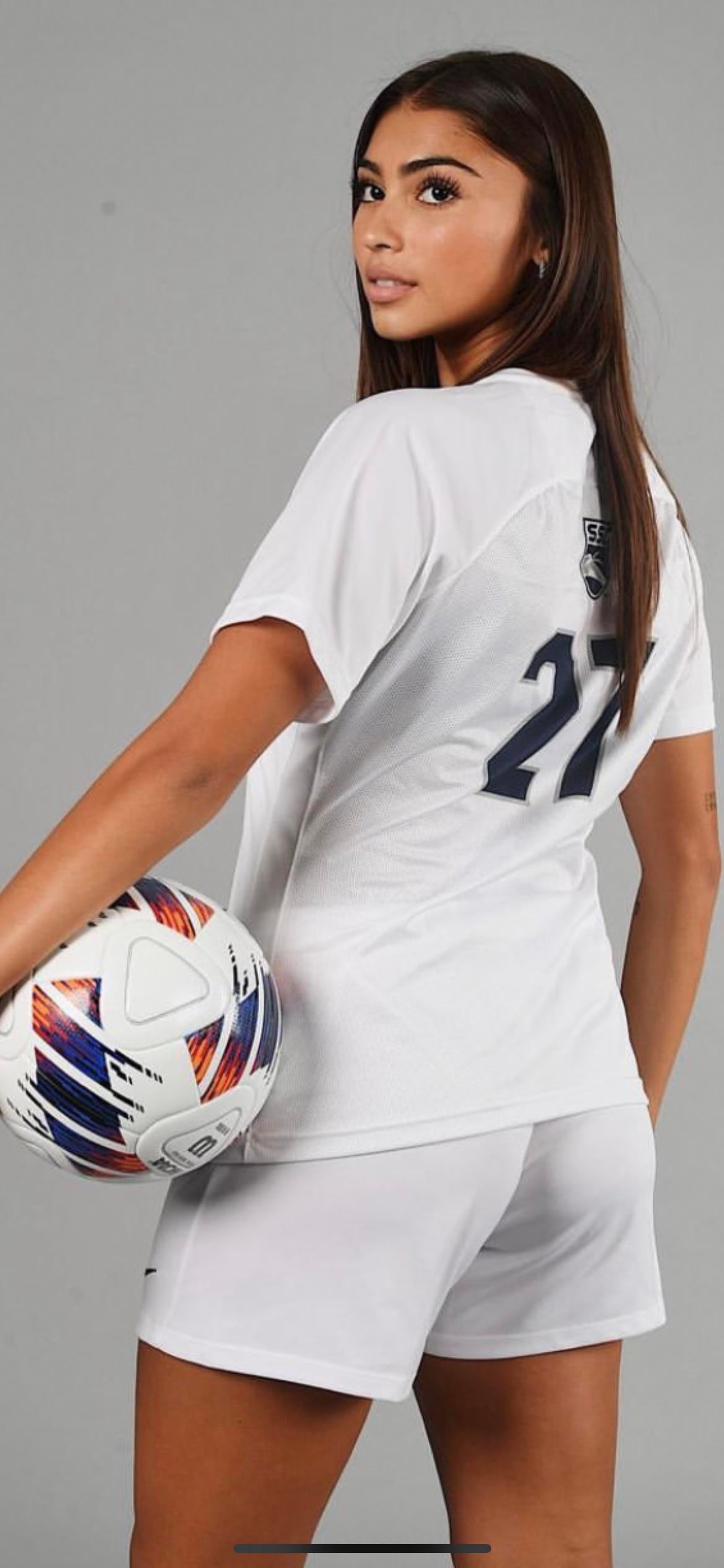 Bella - Hottest Female Athletes