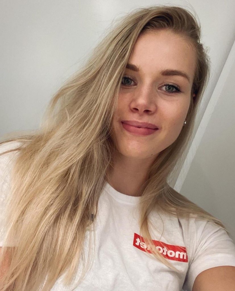 Finnish pole vaulter Elina Lampela 🇫🇮 - Hottest Female Athletes