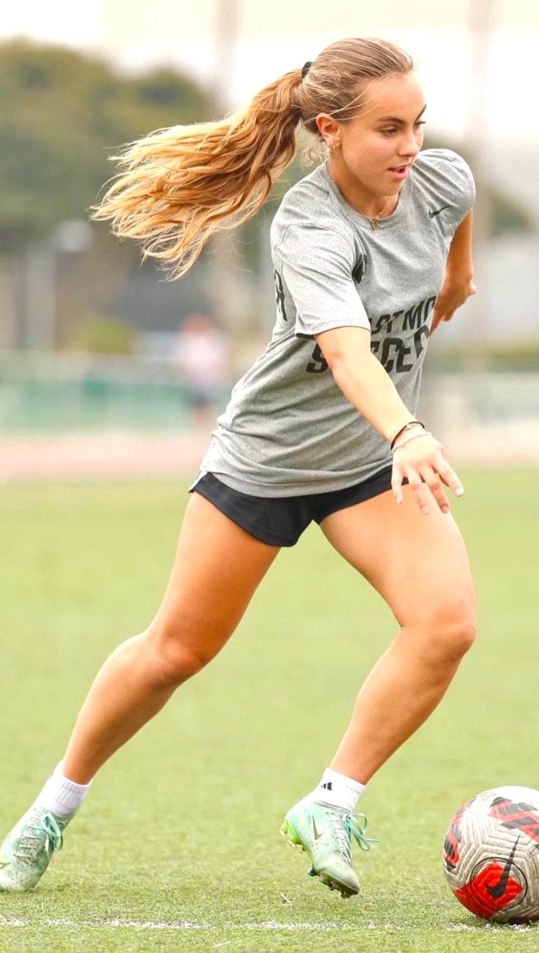 Zoe Burns - College soccer, USC Trojans - Hottest Female Athletes