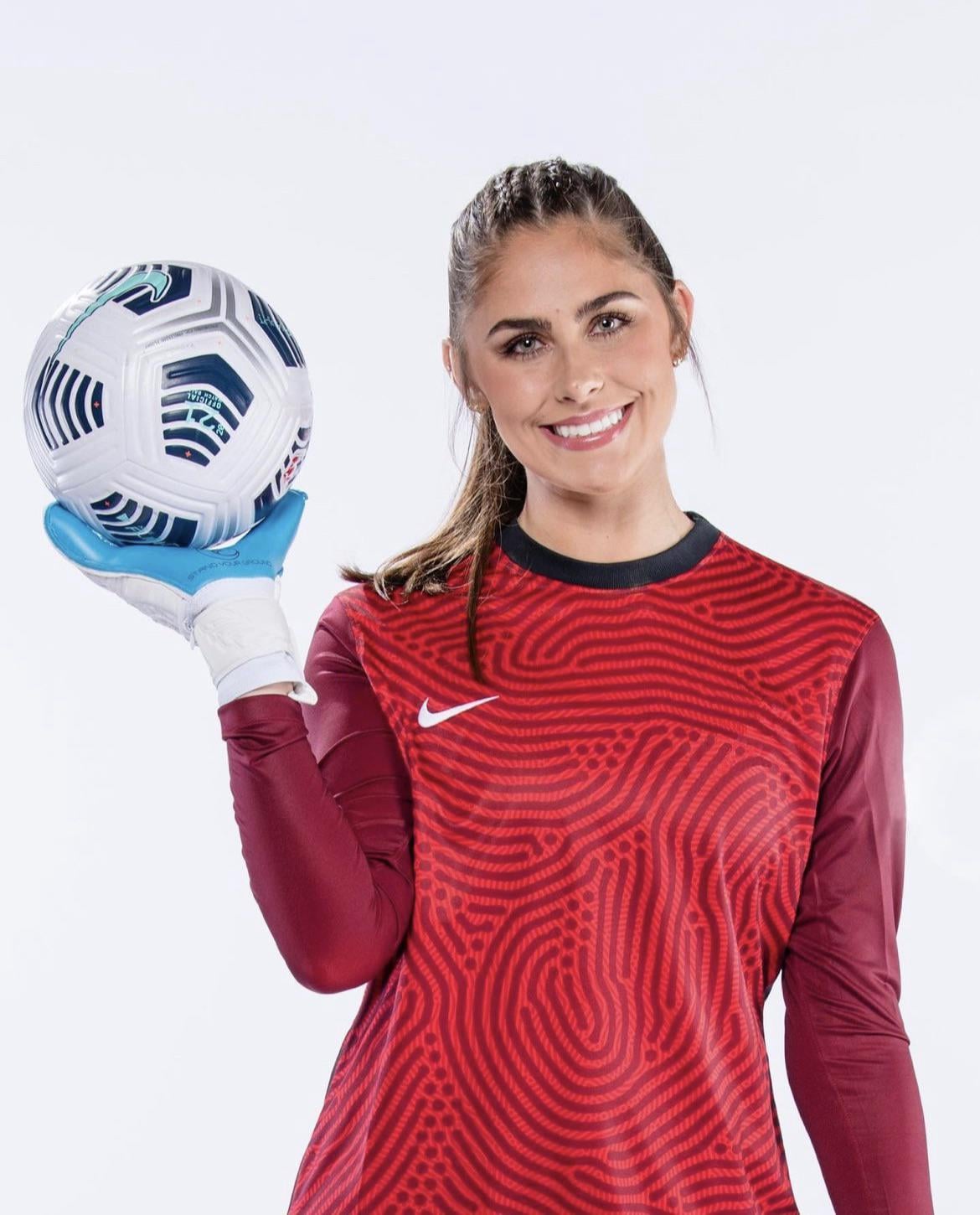 Cosette Morché (football player - Valencia) 🇺🇸 - Hottest Female Athletes