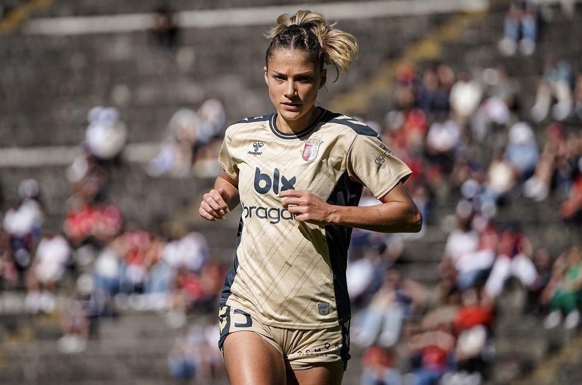 Paige Almendariz (football player - SC Braga) 🇺🇸 - Hottest Female Athletes