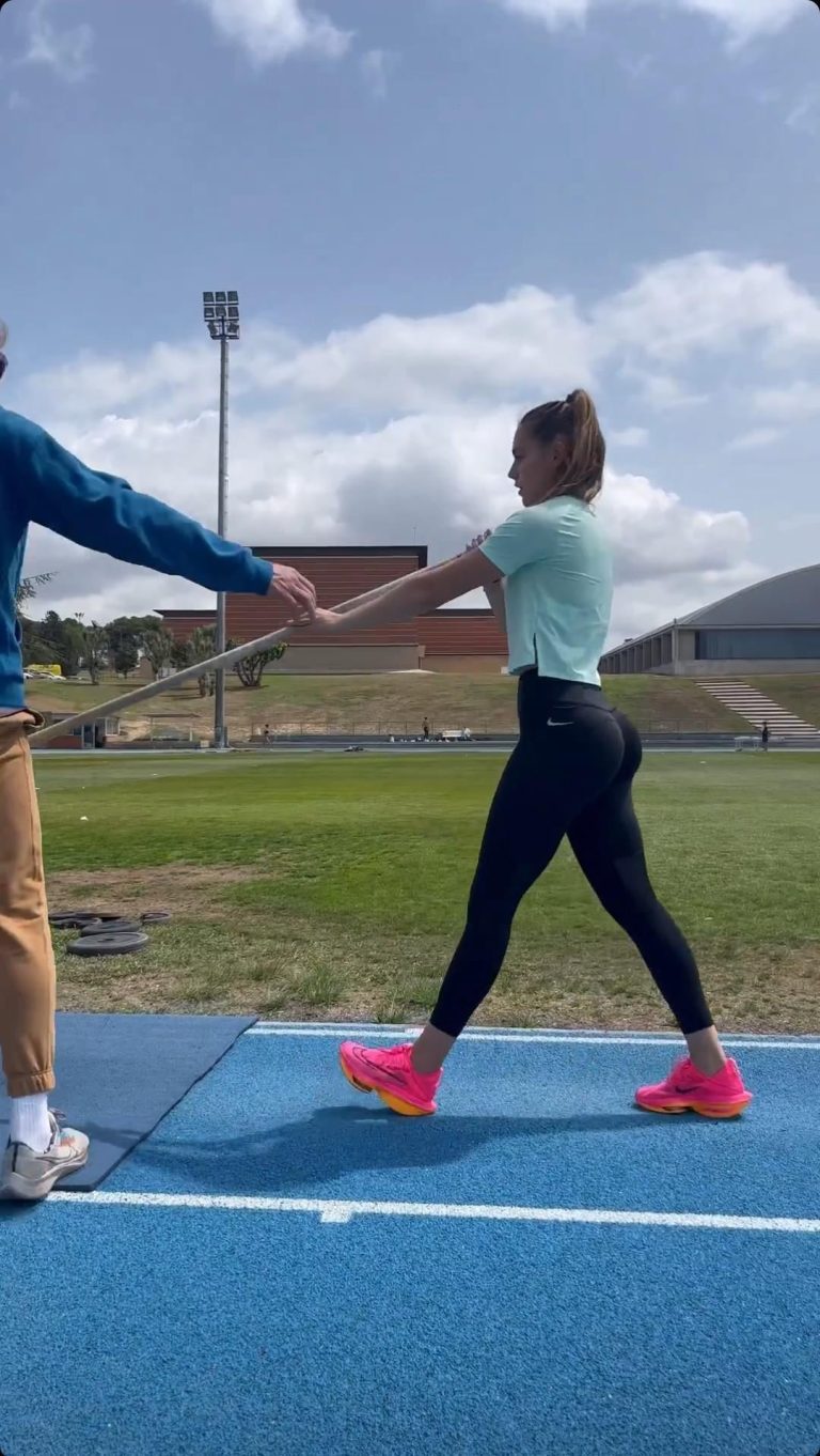 Clara Fernandez - Pole Vault - Hottest Female Athletes