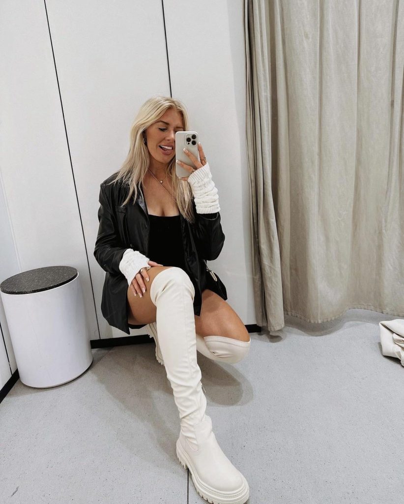 Sarah Glenn (cricketer) 🏴󠁧󠁢󠁥󠁮󠁧󠁿 - Hottest Female Athletes