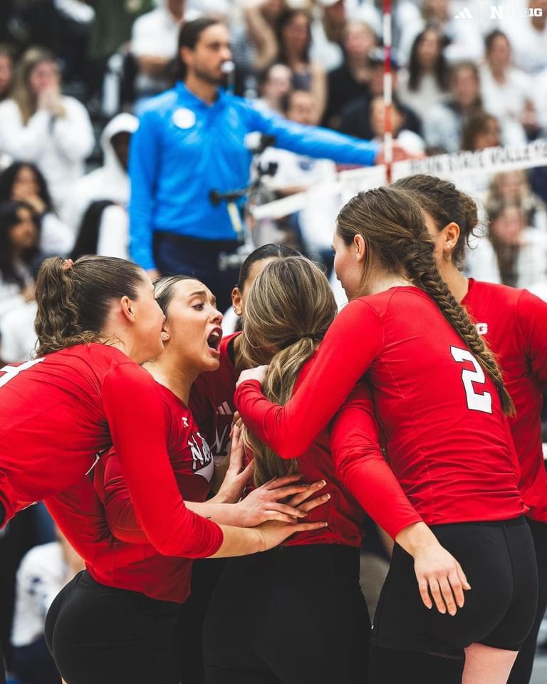 Some huddle action - Hottest Female Athletes