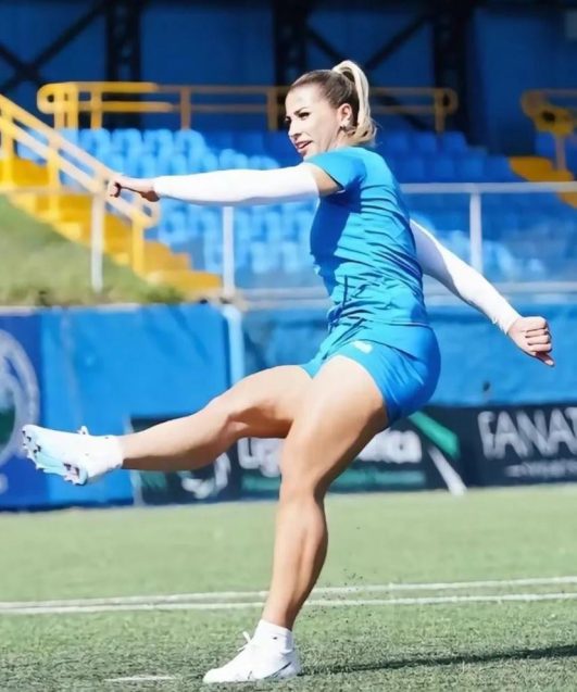 Alexandra Fernández - Uruguayan soccer player - Hottest Female Athletes