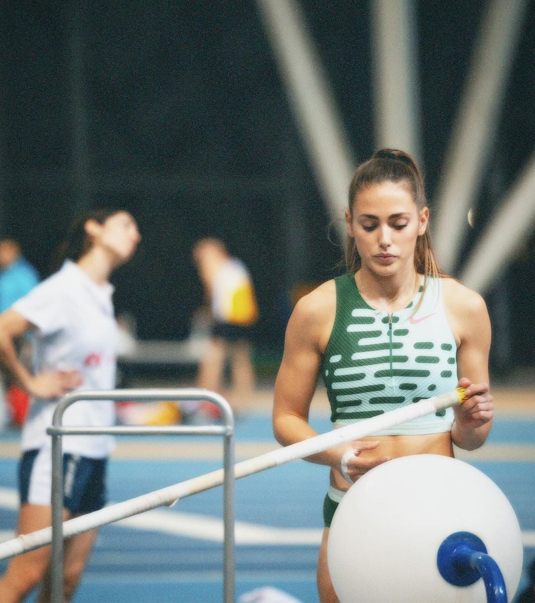 Clara Fernández - Spanish Pole Vaulter - Hottest Female Athletes