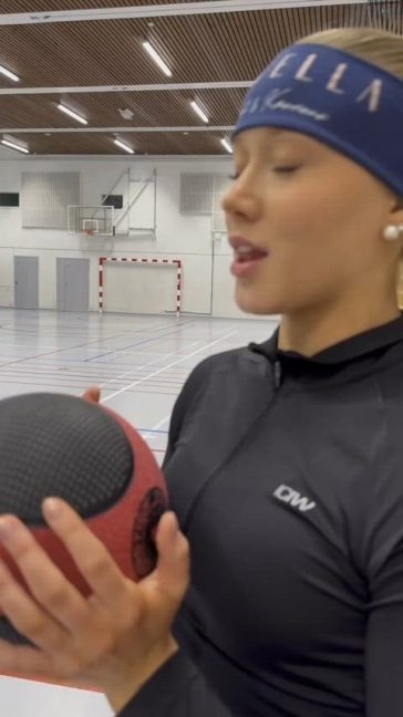 Jonna Heinula - Finnish pesäpallo player (Finnish baseball) - Hottest ...