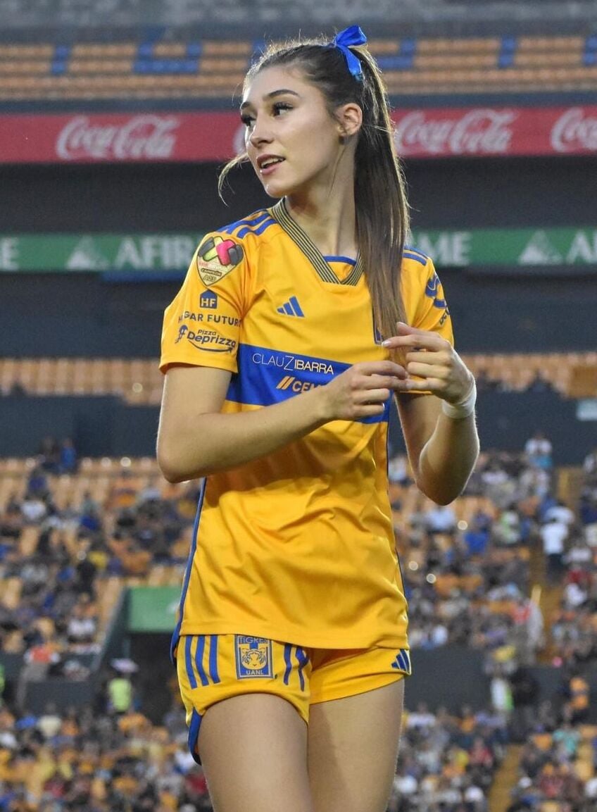 Tatiana Flores - Mexican football player - Hottest Female Athletes