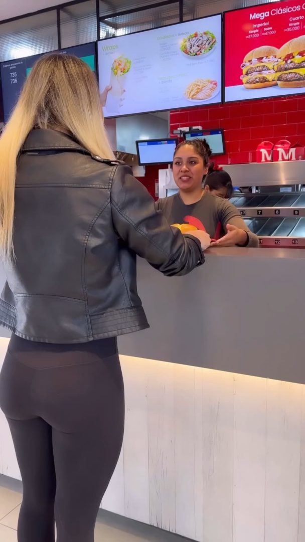 Luana Alonso, Paraguayan swimmer - Hottest Female Athletes