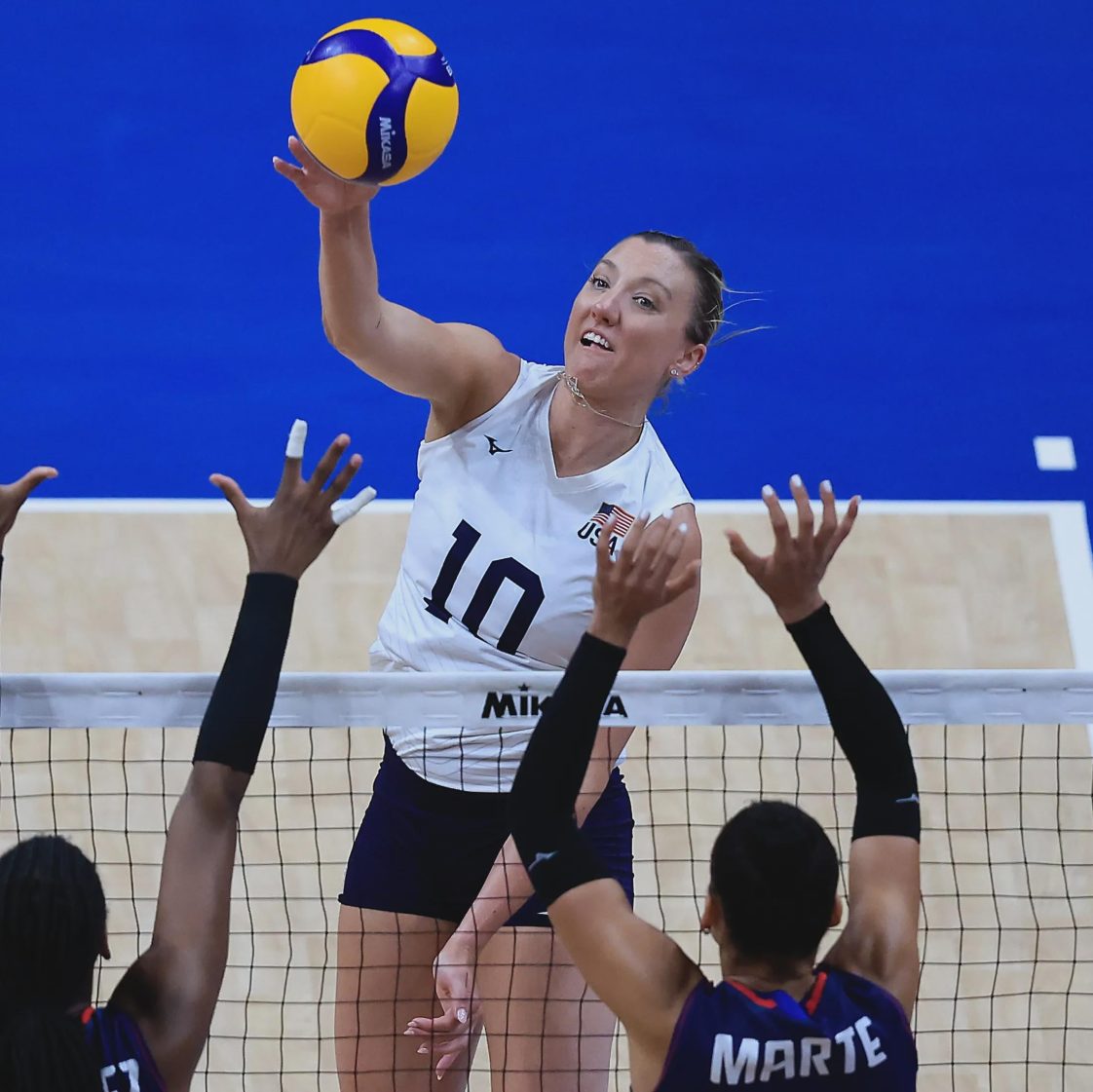 Jordan Larson (#10) - Hottest Female Athletes