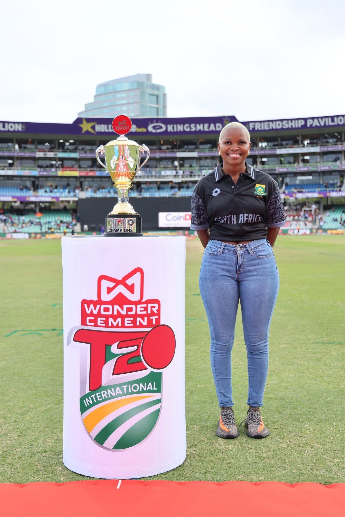 Nonkululeko Mlaba: South African cricketer - Hottest Female Athletes