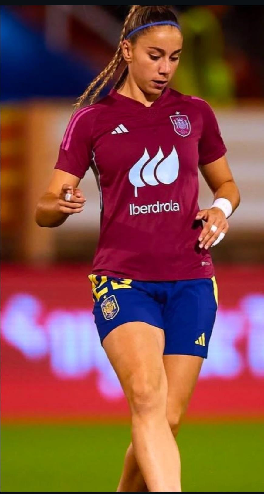 Athenea del Castillo - Spanish Footballer - Hottest Female Athletes