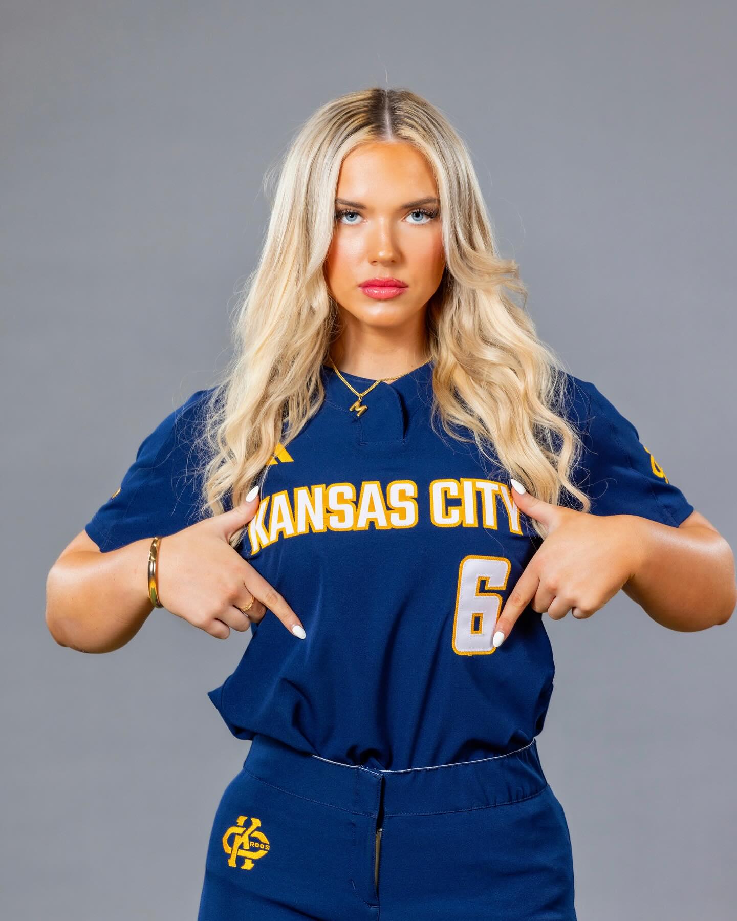 Mary Cunningham - American softball player - Hottest Female Athletes