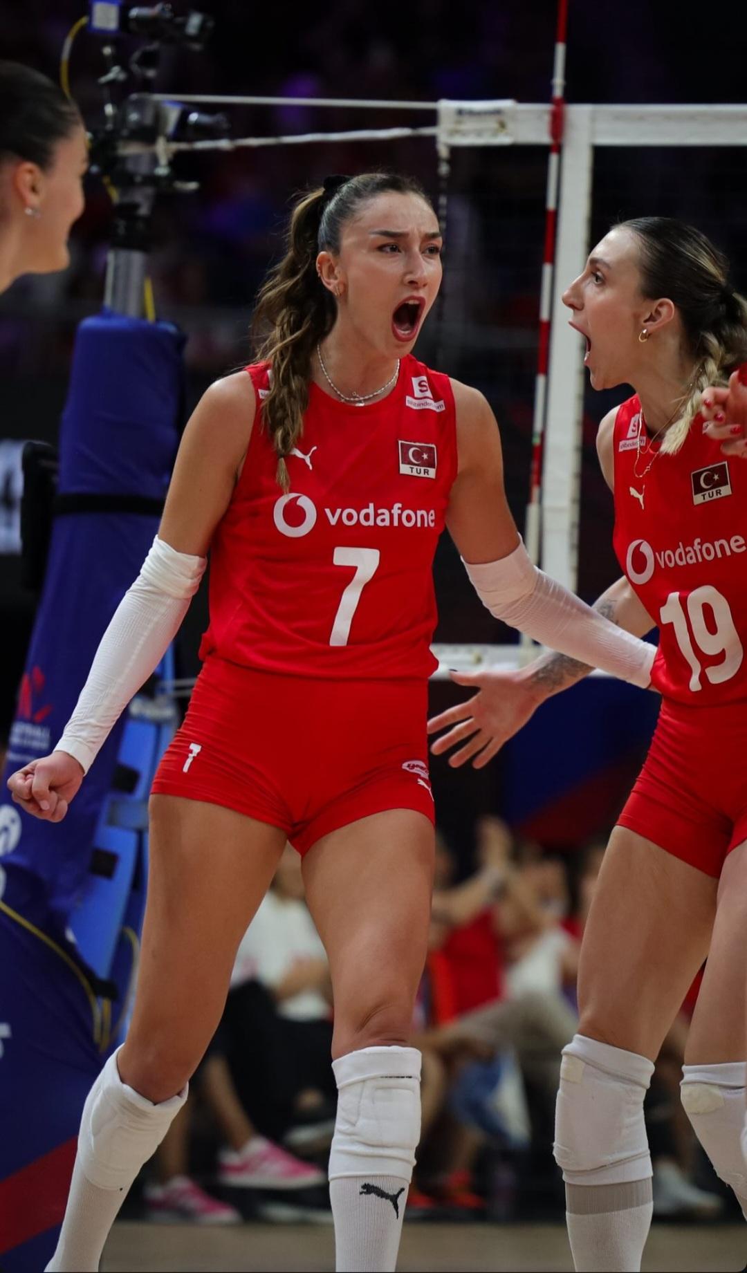 Hande Baladin - Hottest Female Athletes