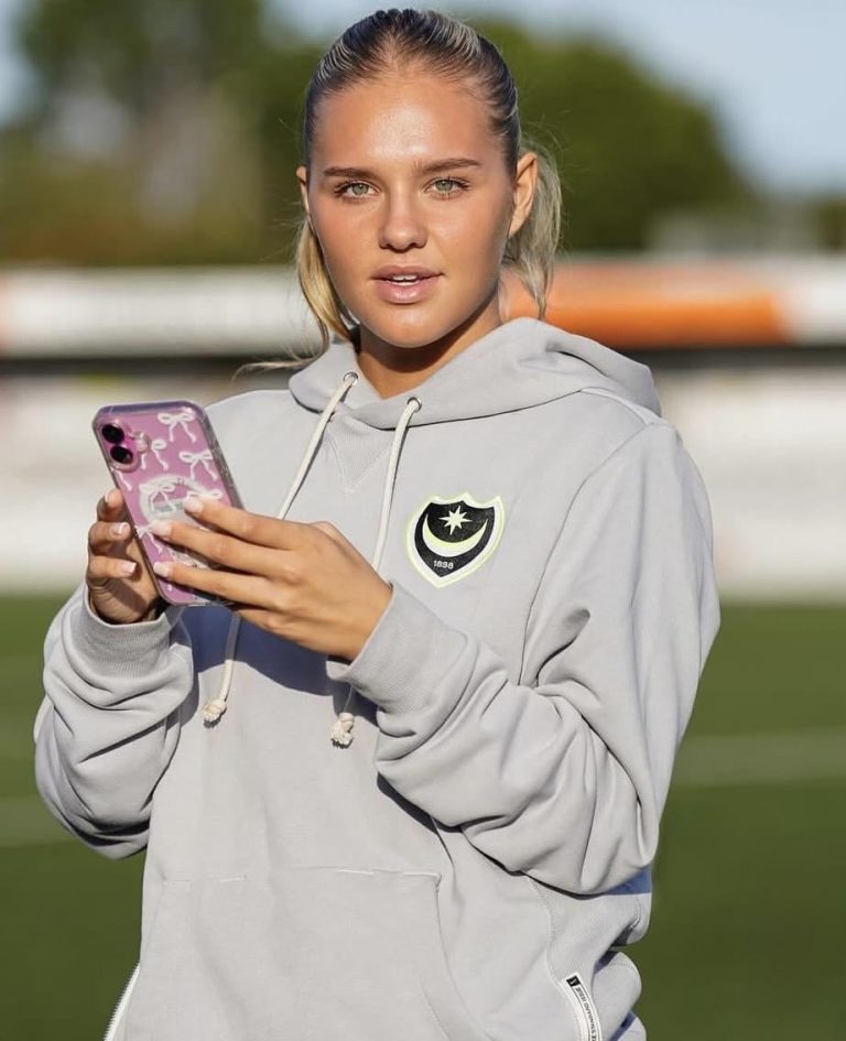 Jessie Gale - Football - Hottest Female Athletes